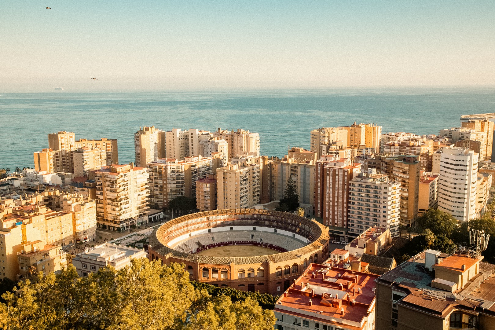 Move to Spain from UAE – Residency & Golden Visa Help